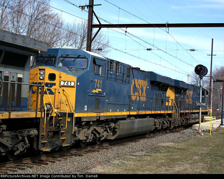 CSX 741 on X-037